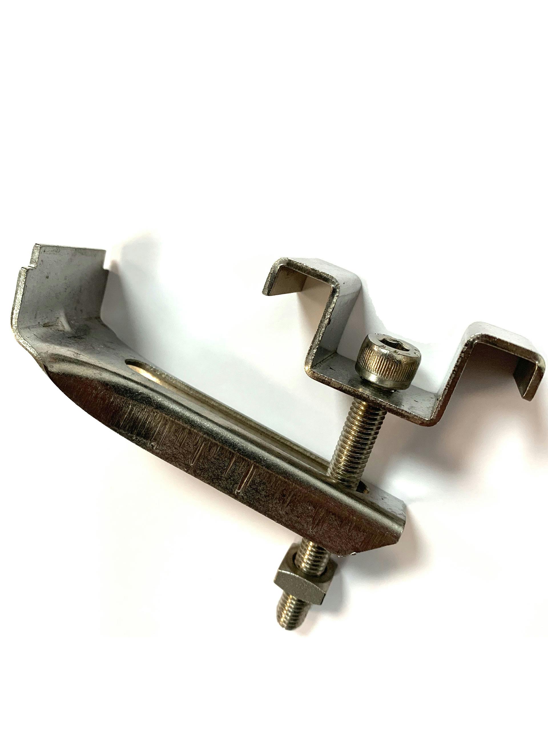 Global Walkway Floorclips for fixing down Open Steel, Pressure Locked ...